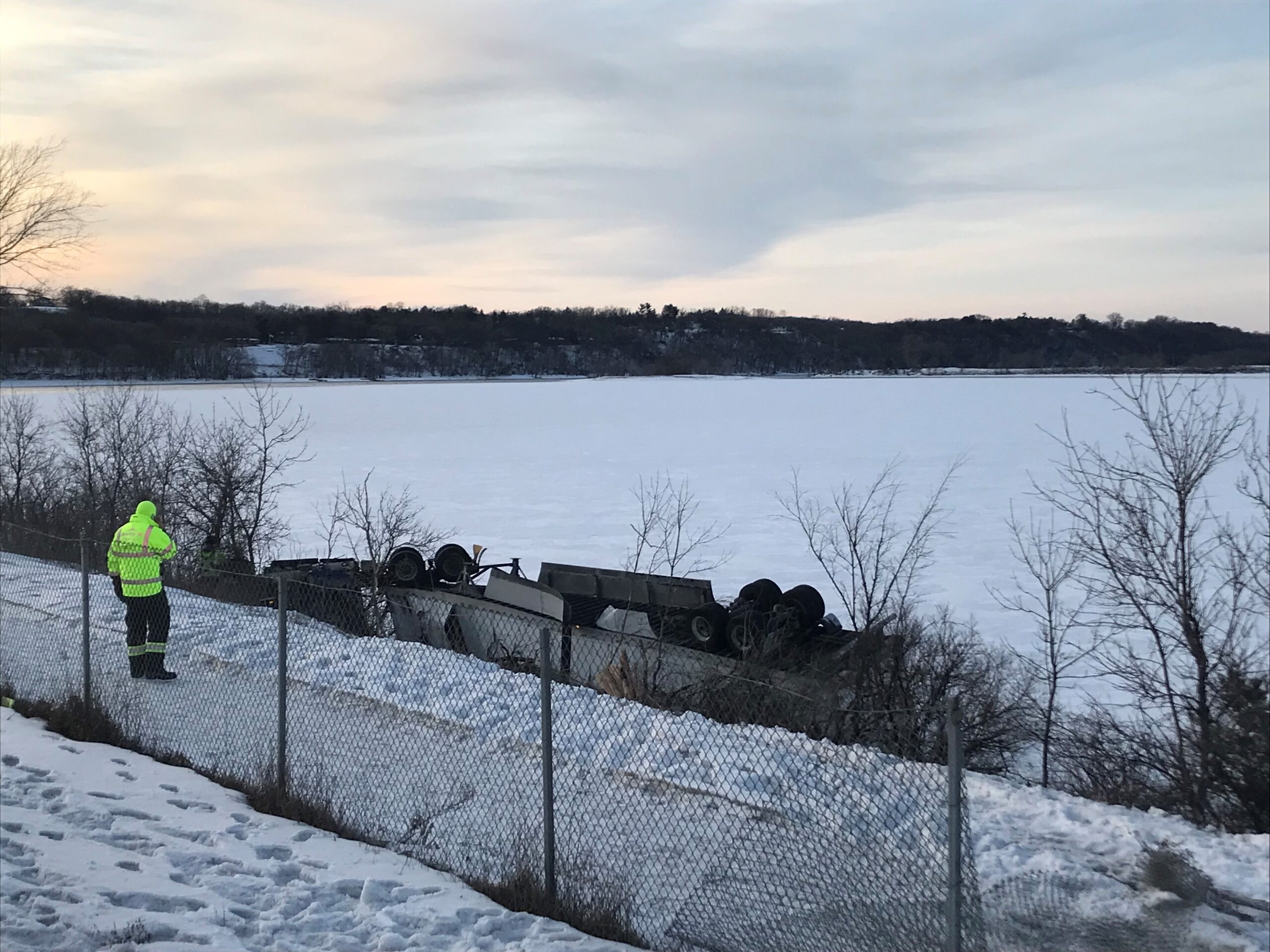 Crews Respond to Semi Rollover ⋆ 715Newsroom.com